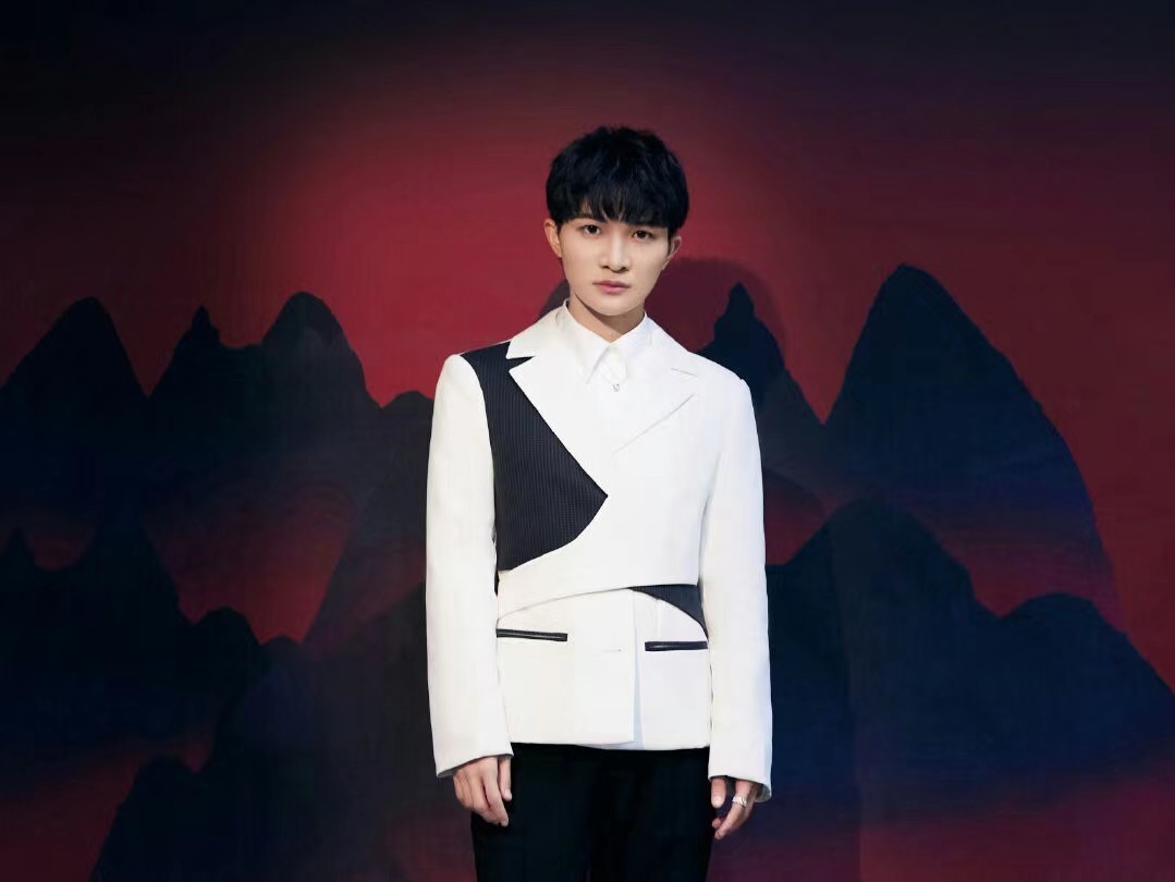 Zhou Shen's new song MV has seven new year movies, tomorrow's world ...