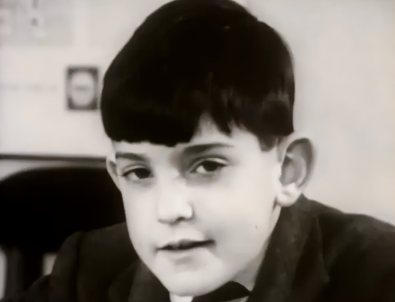 Explore the multi-dimensional observation of society and life in "Seven ...