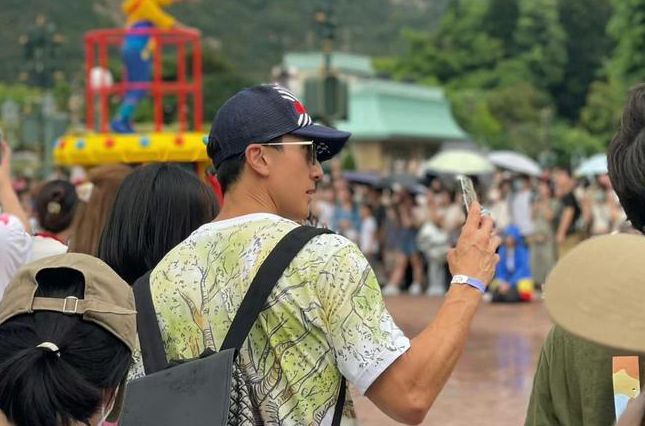 Hong Kong Disney meets Wu Zun's family to explore the family charm of ...