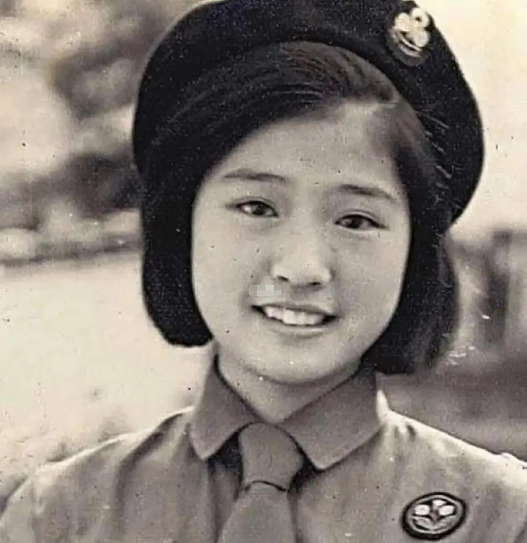 She was one of the four major actresses of TVB in the 1970s. She ...