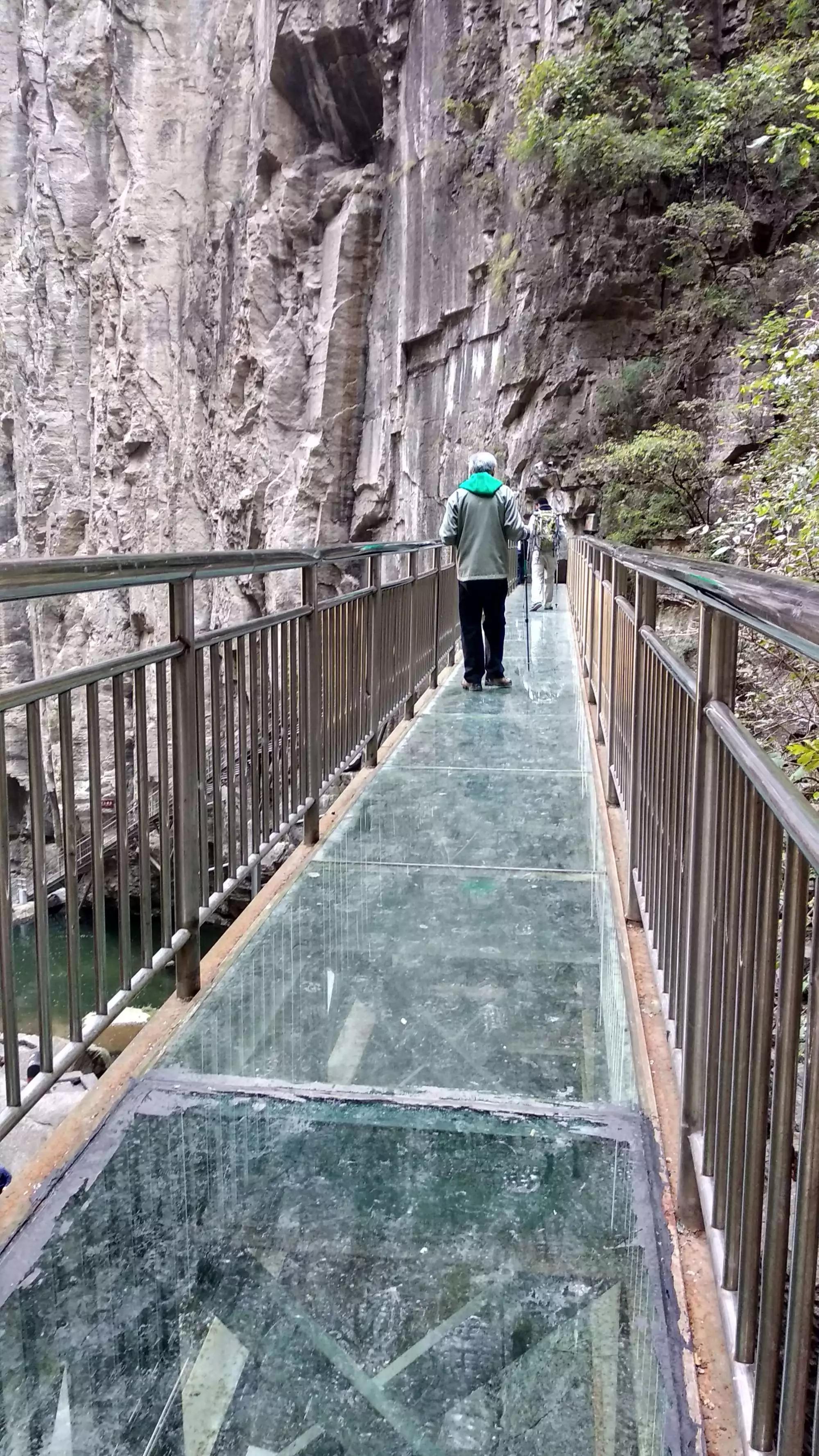 Scenic Spot Test - The Glass Bridge I Walked Through - iNEWS