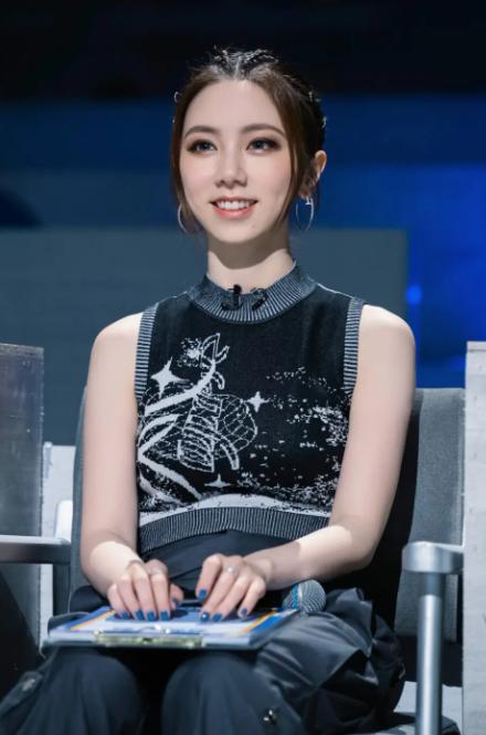 I am a fan of singer Deng Ziqi, who is Deng Ziqi's boyfriend? - iNEWS