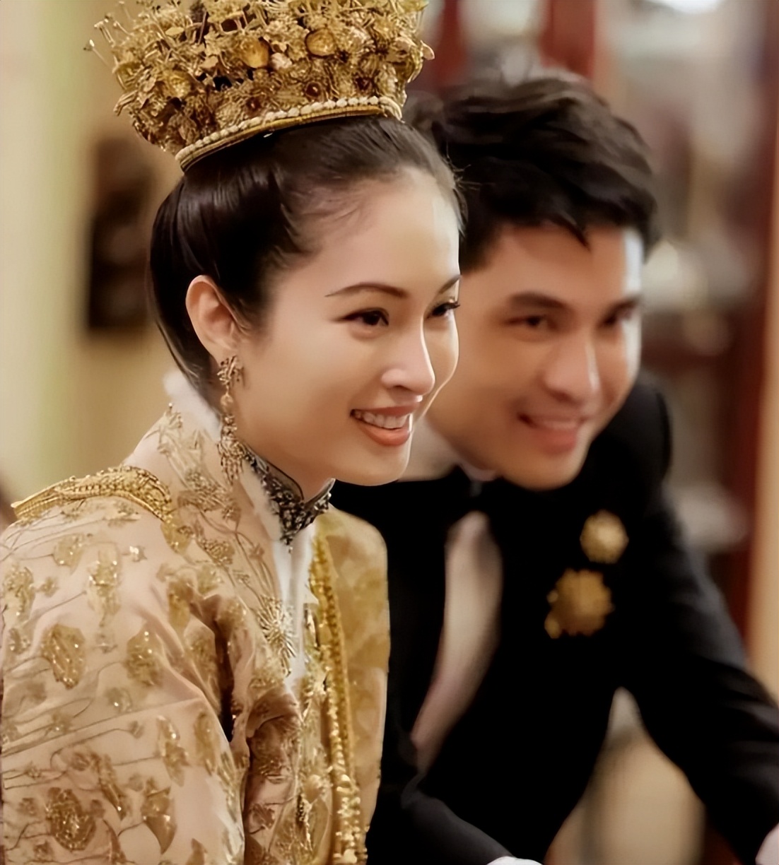 The most beautiful "shemale queen", married into a wealthy family - iMedia