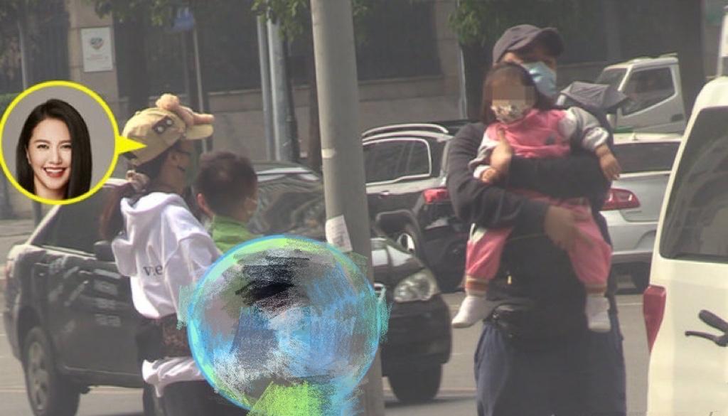 Chen Yifei announced his marriage to Tan Weiwei, and took a photo of the two to celebrate his ...