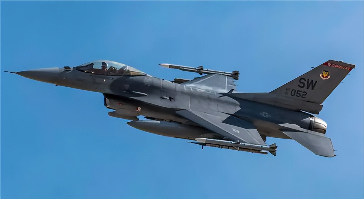 The total number of Chinese Flankers will surpass the F16, with a total ...