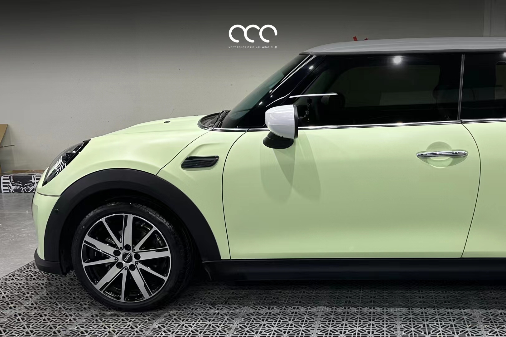 BMW MINI COOPER diffuse color film light mustard green, a combination ...
