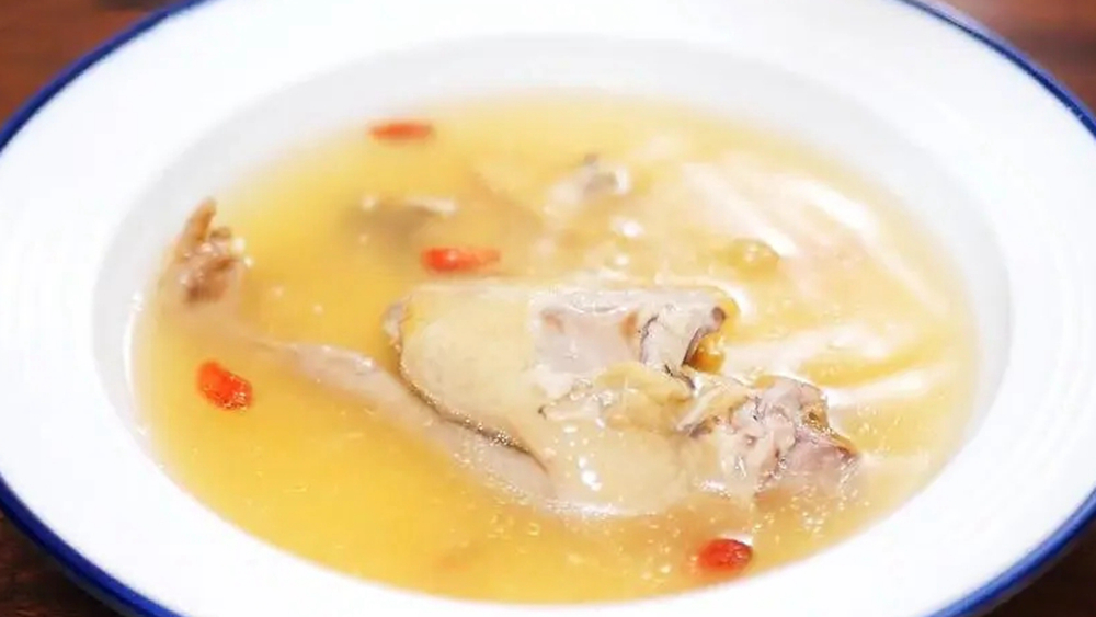 Share the secret of stewed pigeon soup, the soup is delicious and meaty ...