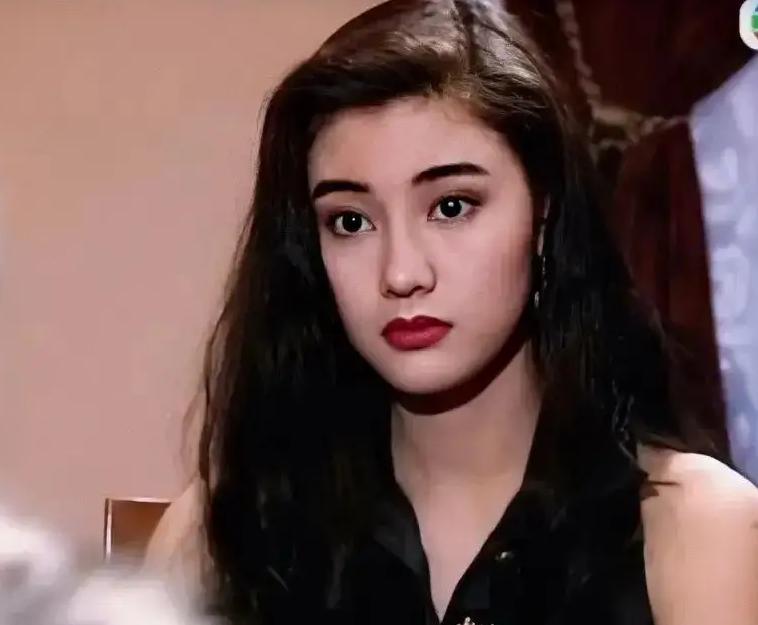 Li Jiaxin, who is known as "Stunningly Beautiful", how did she become ...