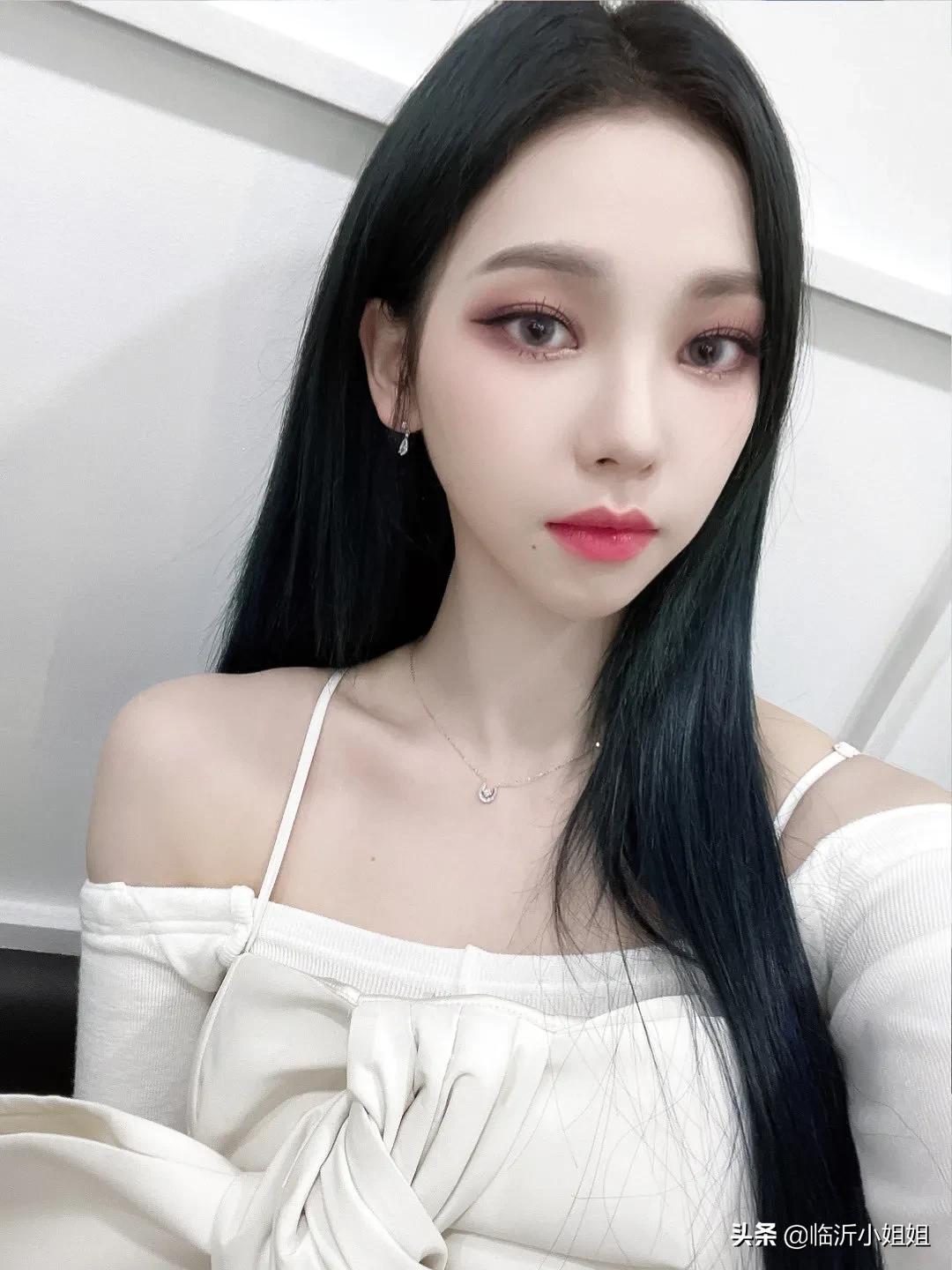 Liu Zhimin, with a delicate face and a tall figure, is such a smart and ...