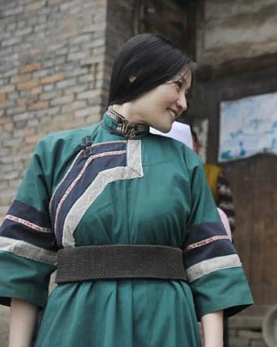 The word "Nuosu" comes from the five-color branch of the ancient Yi ...