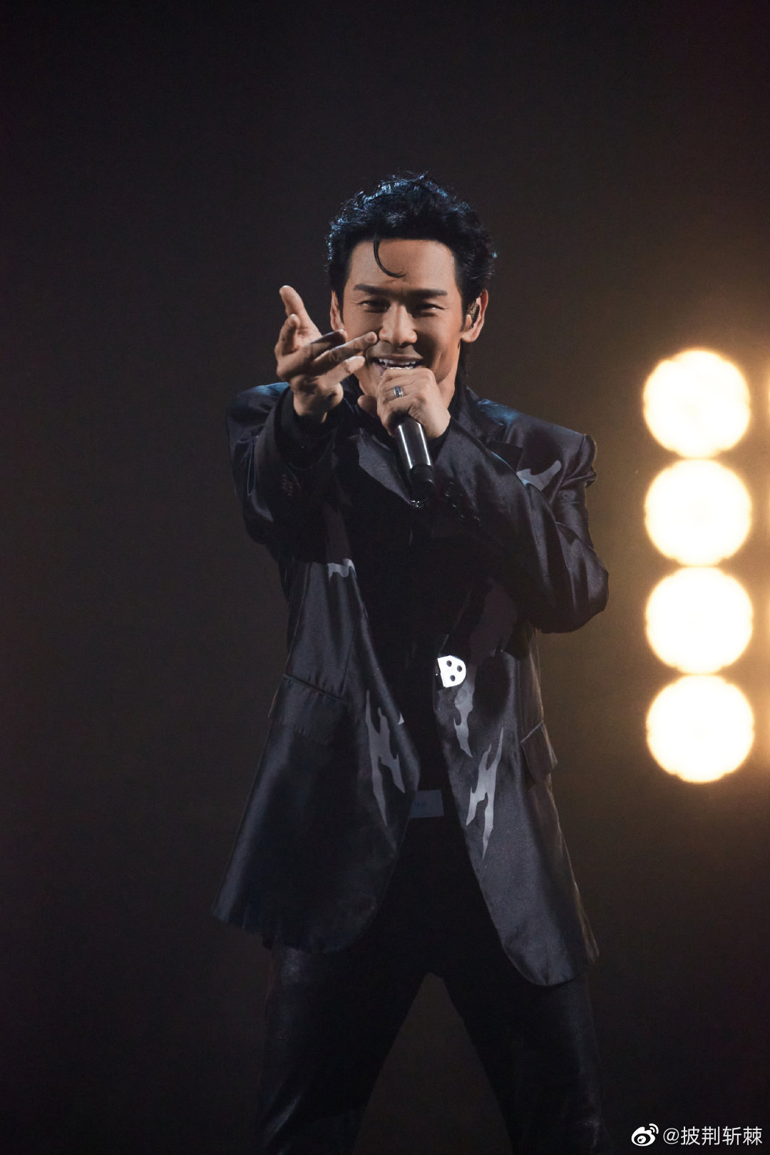 Sixty-year-old Du Dewei is the one who really came to "cut through ...