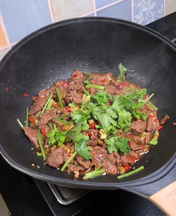 Stir-fried yellow beef in this way ~ tender but not firewood - iMedia