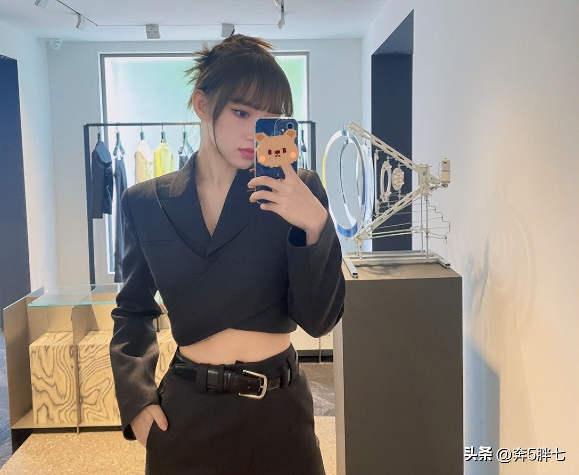Celebrities who were scolded because they donated too little: Li Jiaqi ...