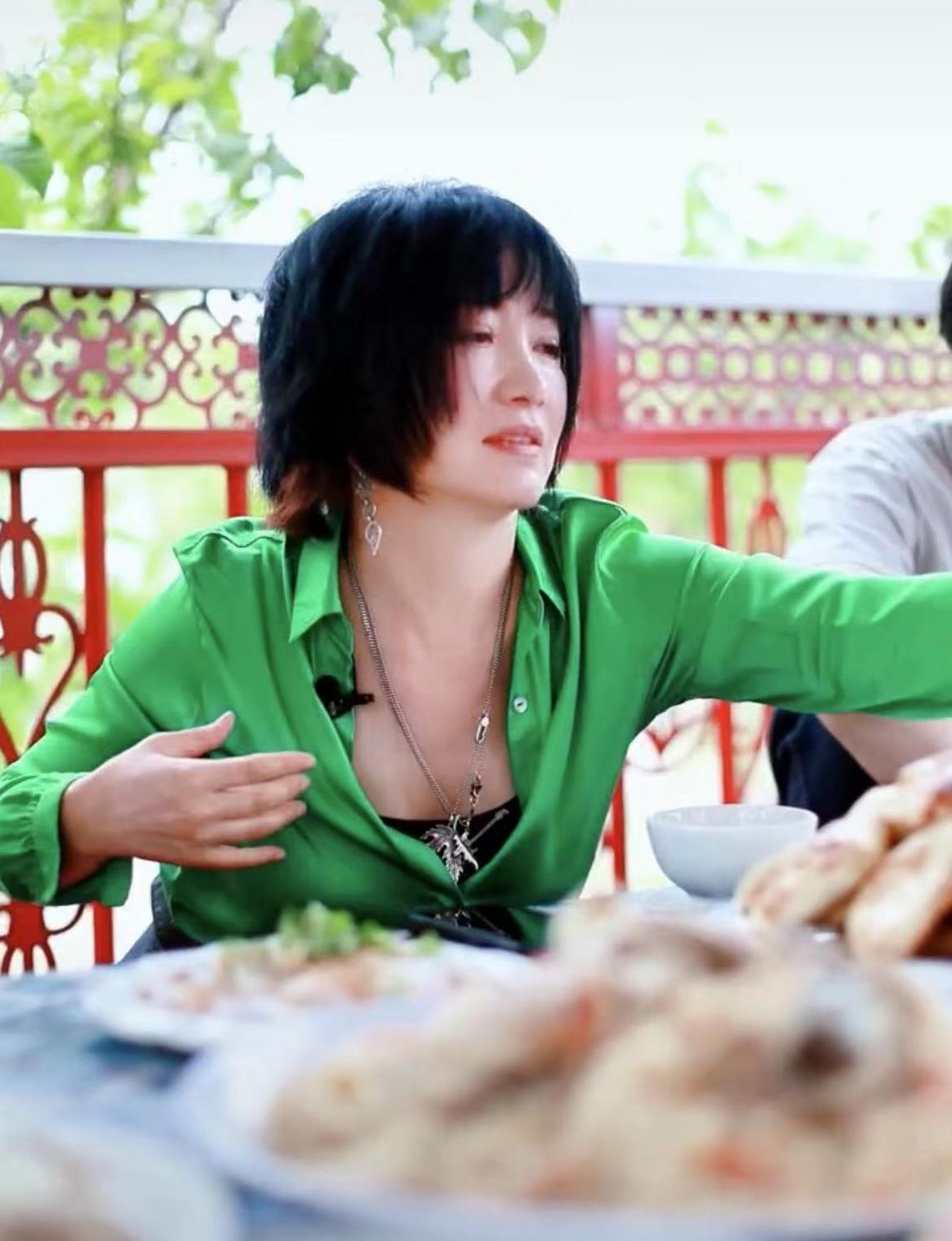 Going to the Spring Festival Gala 6 times, she fell in love with her ...