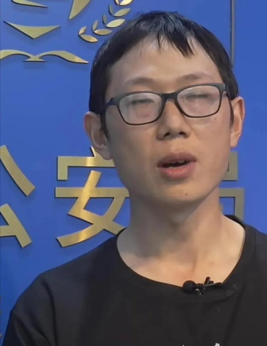 What kind of girl is worthy of the rescue hero Peng Qinglin? - iNEWS