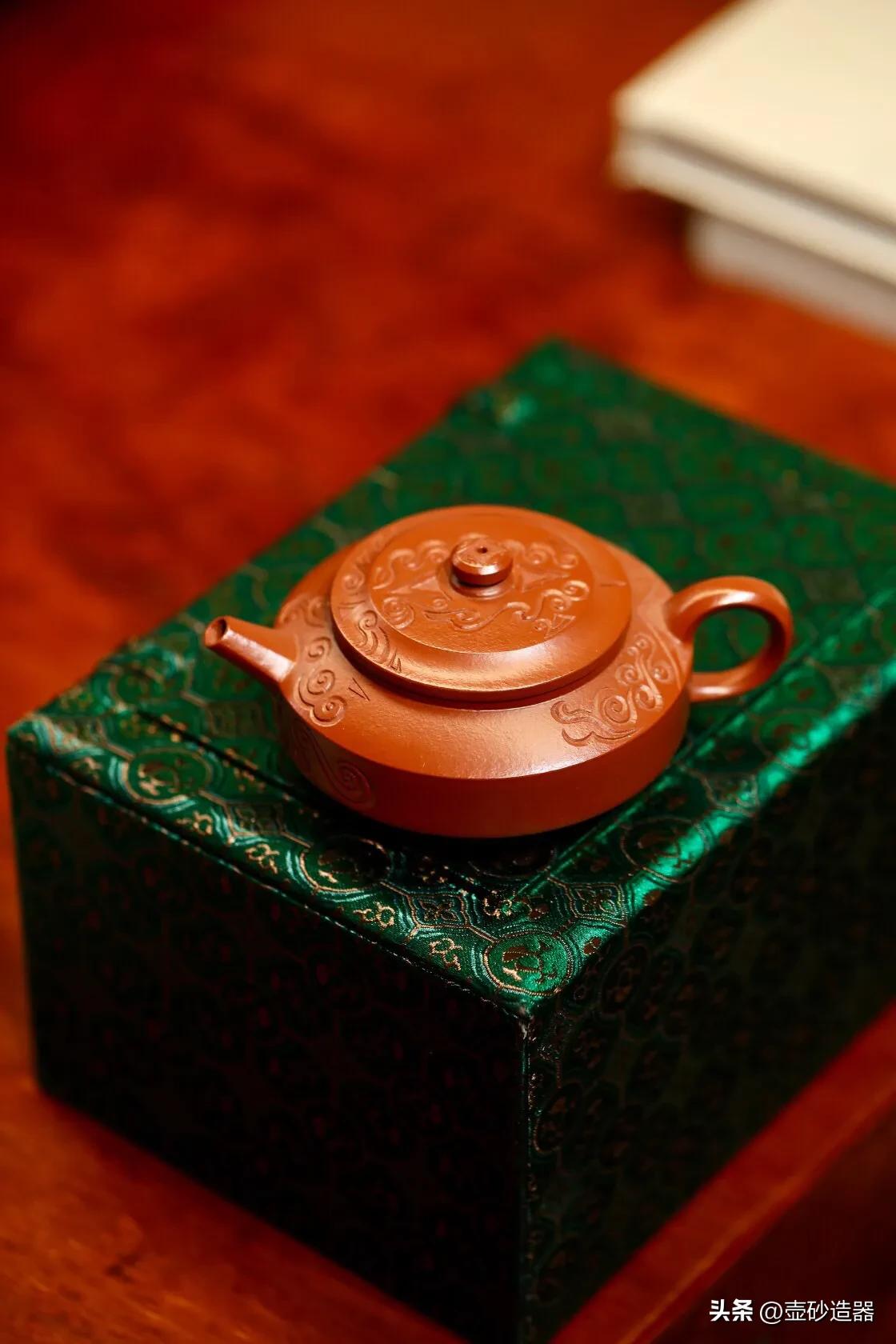 How to identify the authenticity of the patina on a purple clay teapot ...