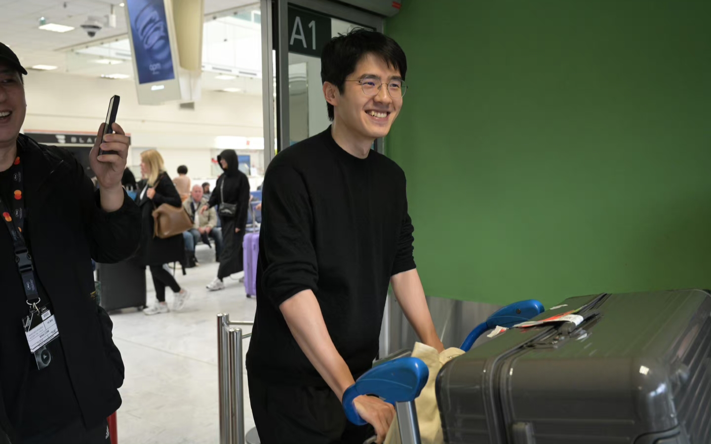 Liu Haoran and Zhou Dongyu looked at each other and couldn't hide their ...
