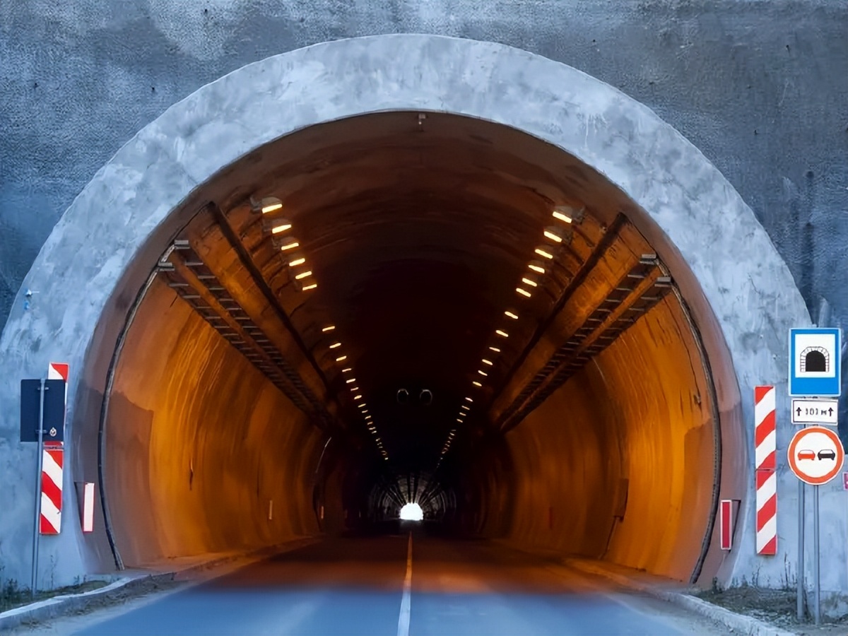 BIMBase's python modeling collection: tunnel bolt support - iNEWS