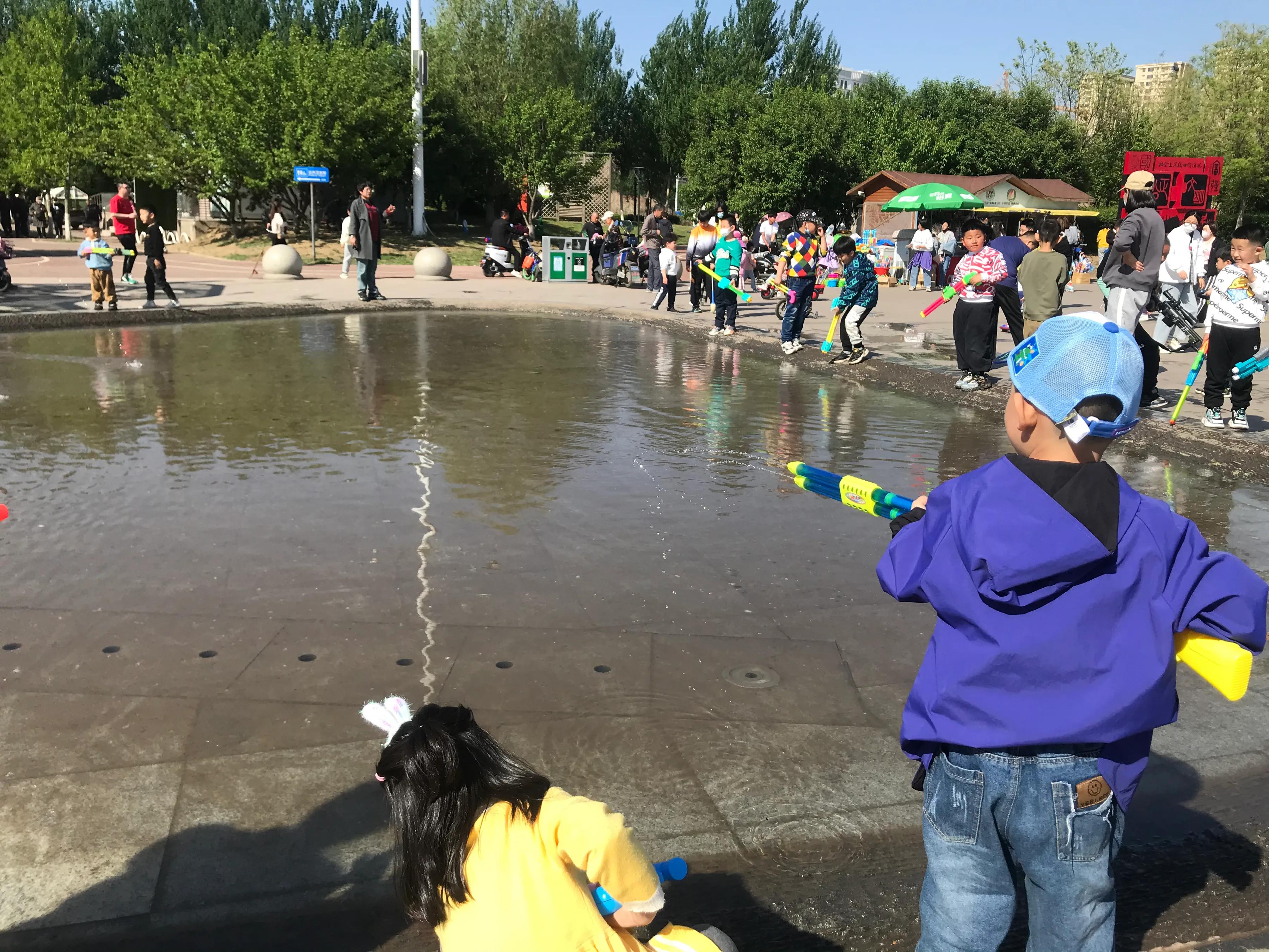 Lilac Lake in spring - iNEWS