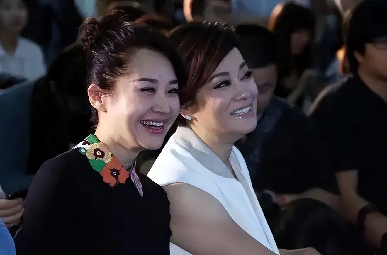 59-year-old Mao Amin sings at the Golden Rooster Award, his breath is ...