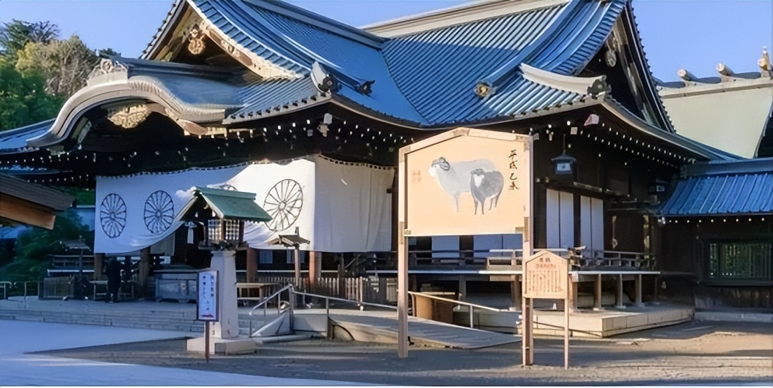 For 2 consecutive days, two H-6s of the People's Liberation Army flew ...