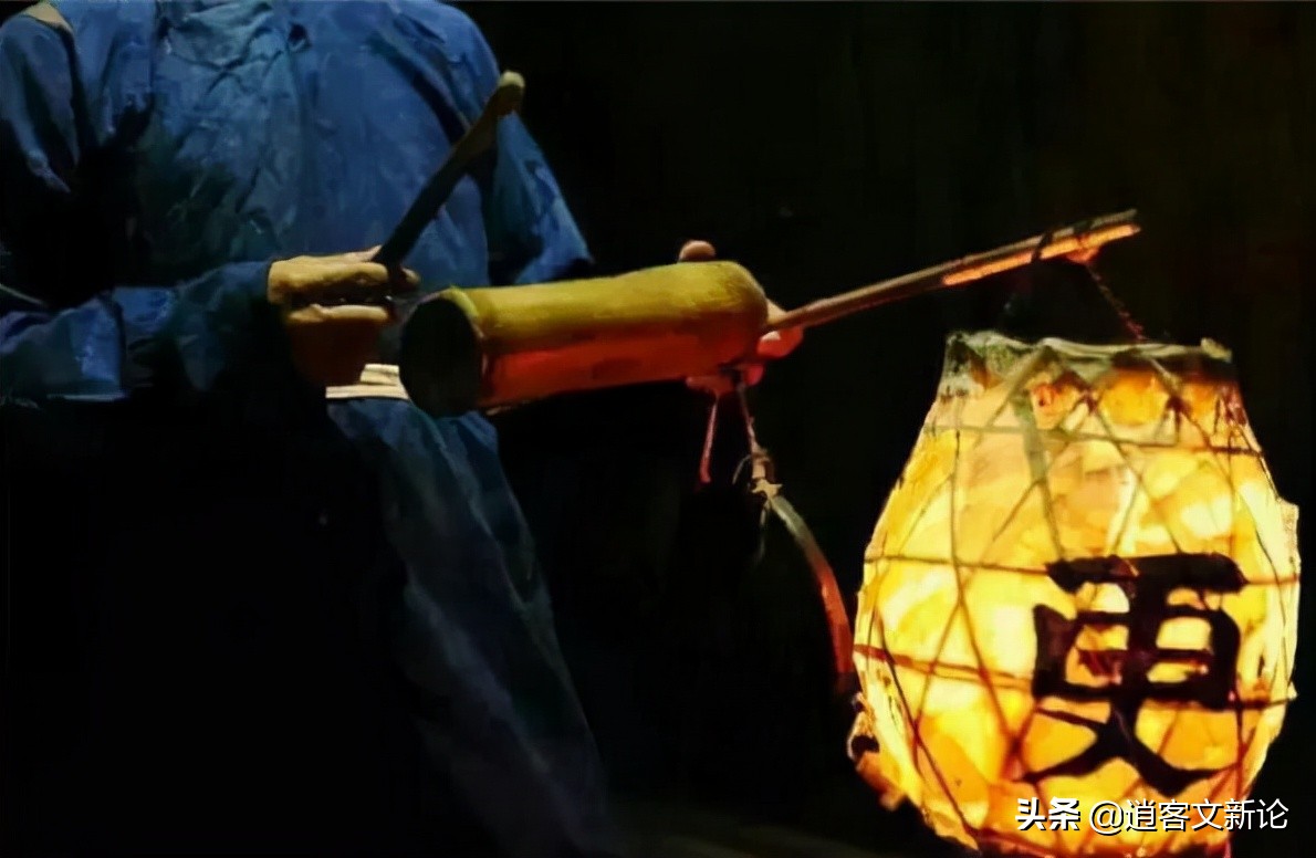 Why is there a watch late at night in ancient times?If no one fights ...