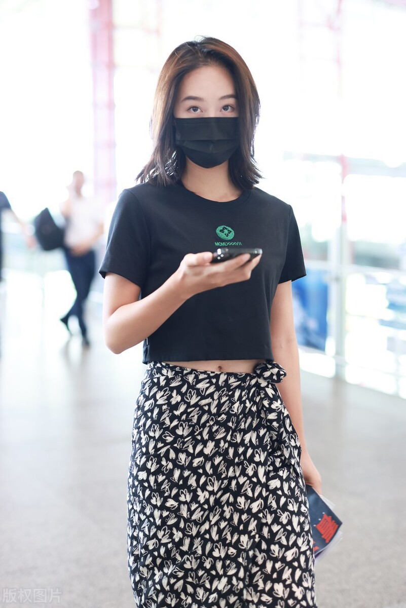 Lan Yingying looks at the beauty - iNEWS