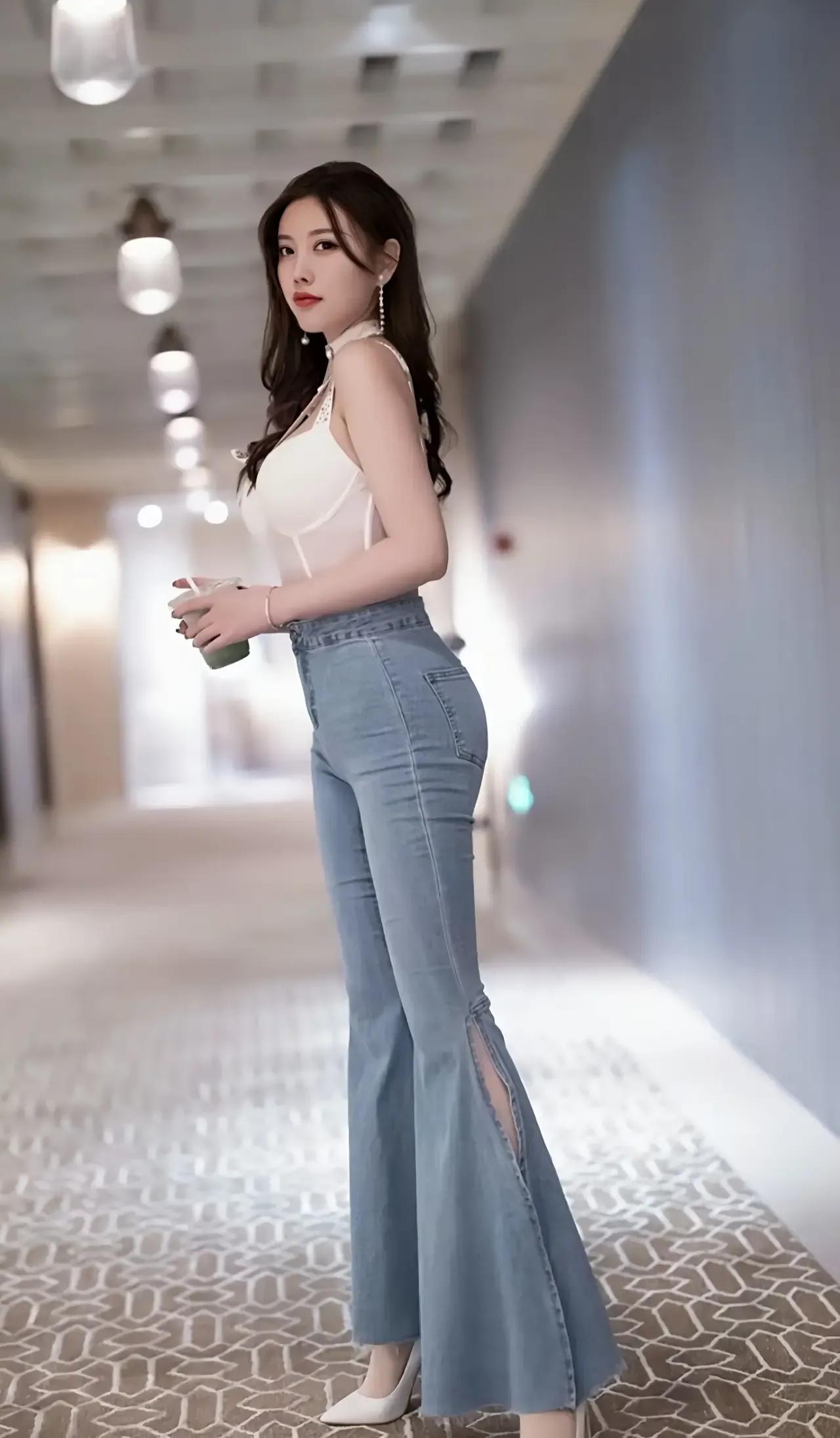 The most beautiful young model Yang Chenchen - iNEWS