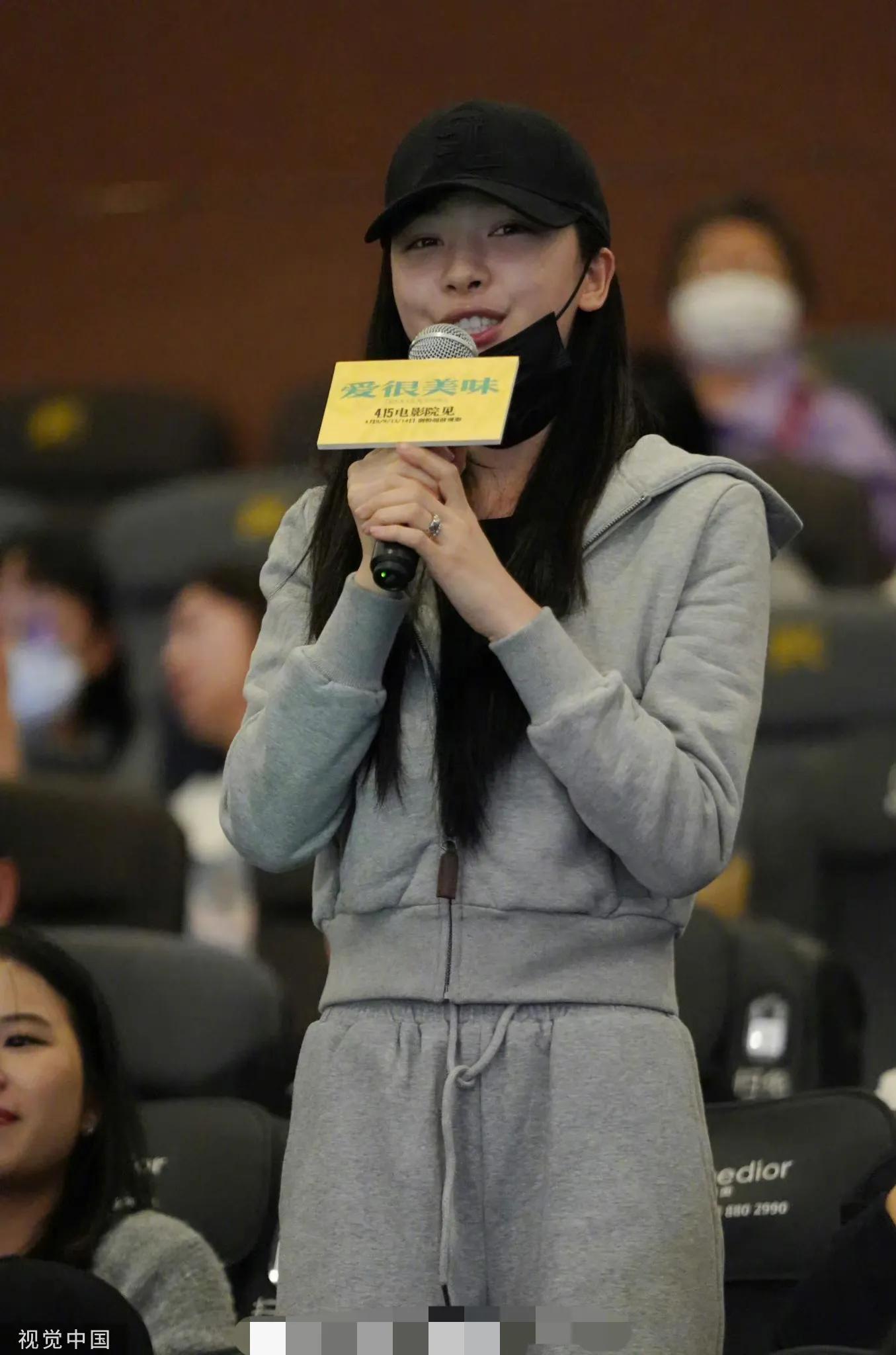 Internet celebrity Yi Mengling reveals her bare face after breaking up ...