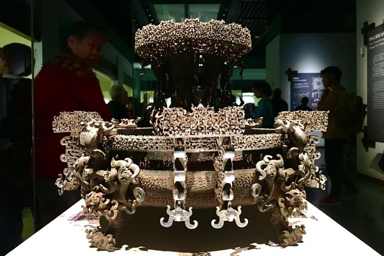 Bronze Oil Lamps in Ancient Rome: Craftsmanship and Lighting Effects in ...