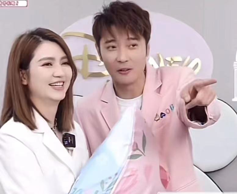 Hong Xin deleted the divorce news and posted an apology. The quarrel between the two had nothing ...