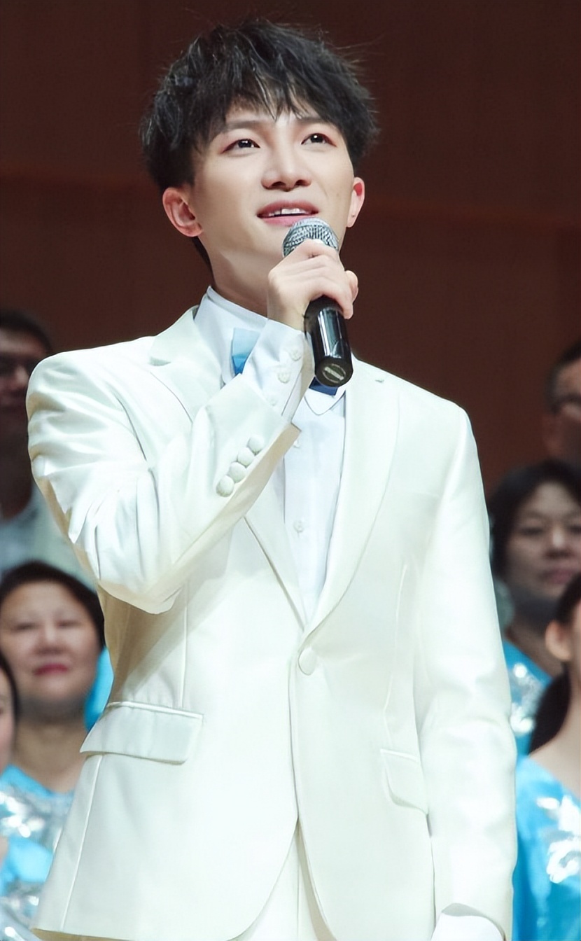 Na Ying: I'm sorry Zhou Shen, I like Li Wei. Zhou Shen: Na Ying is ...