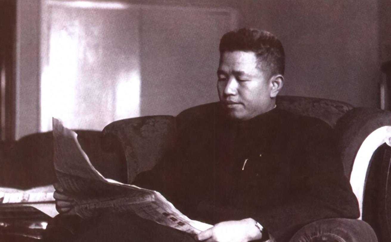 After Deng Xiaoping received Huang Zhen's letter in 1975, he shook his ...
