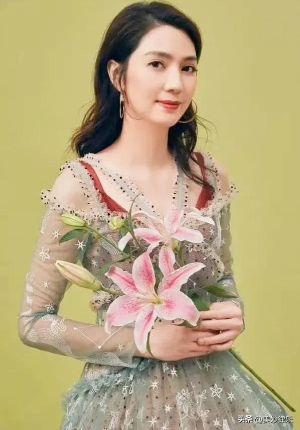 Loving couples are a thing of the past! Hong Xin officially announced her divorce from Zhang ...