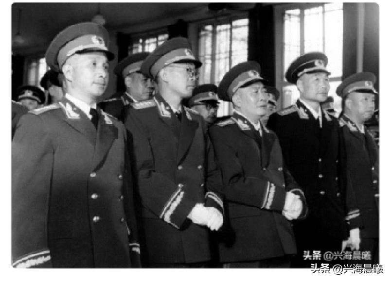 Zhang Aiping was transferred to the New Fourth Army as chief of staff ...