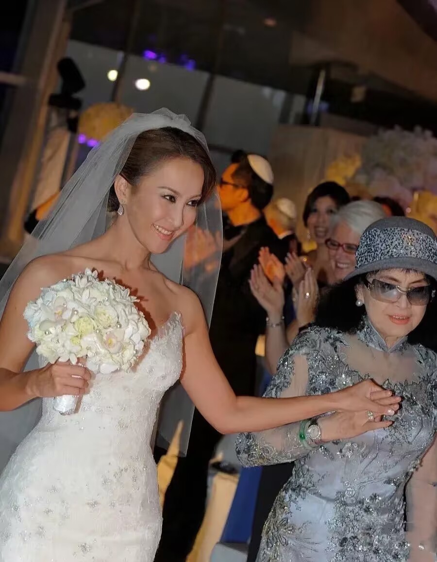 47-year-old Coco Lee's 11-year marriage was red-lighted, married into a ...