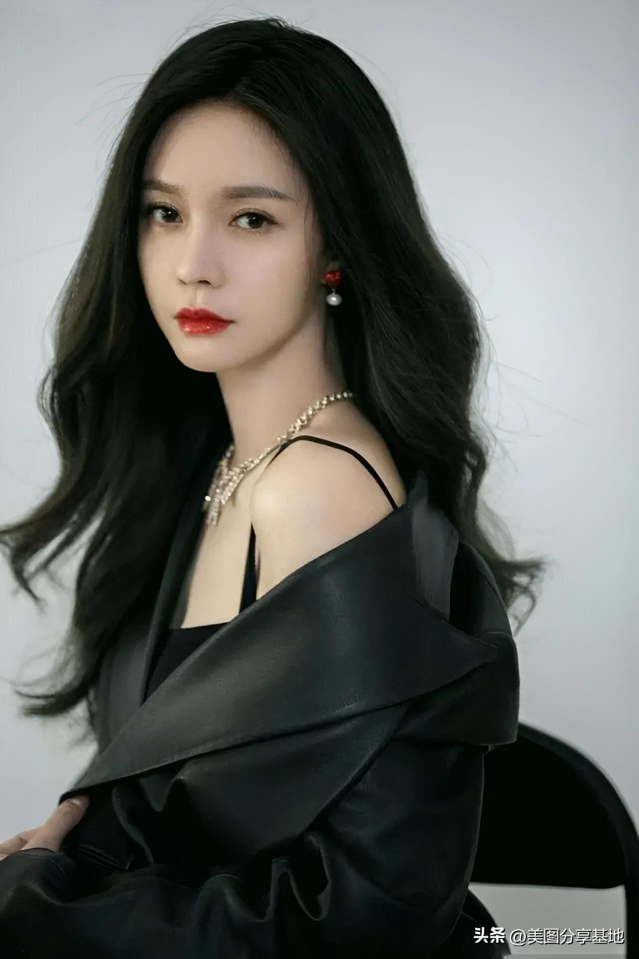 It turns out that Du Haitao is so "happy" and Shen Mengchen is too sexy and charming - iMedia