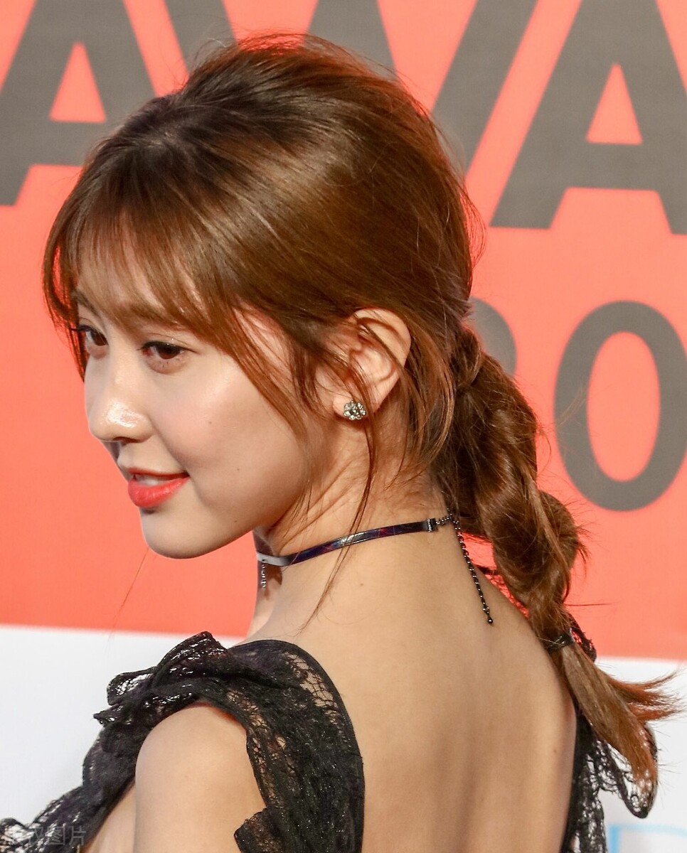 Miss Li Mengying is so cute, youthful and beautiful - iNEWS