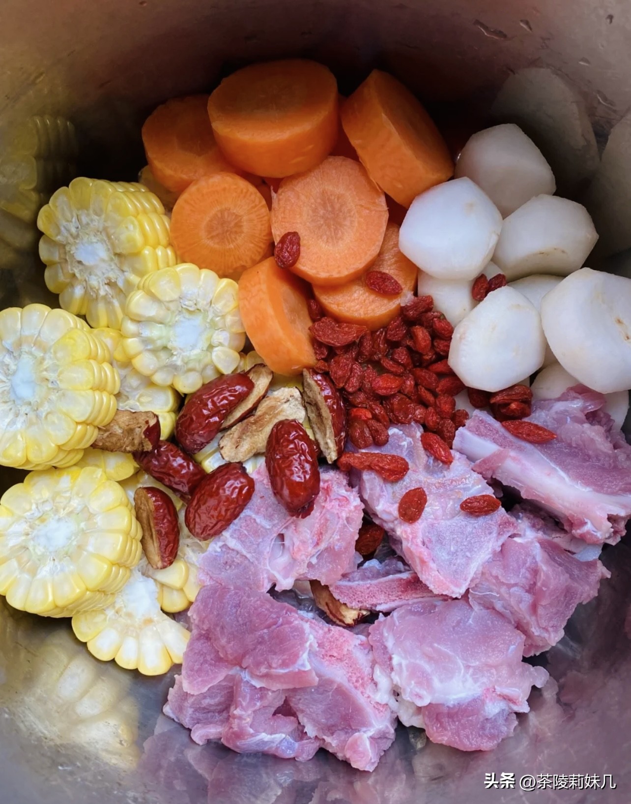 Sweating a lot in summer, stew this soup for the family, nourishing yin ...