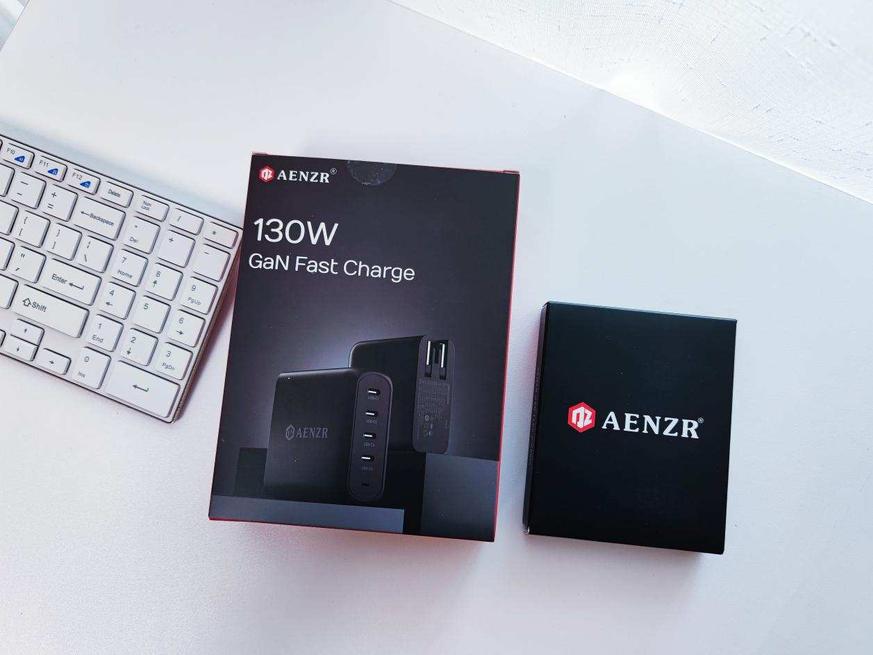 What is it like to have an AENZR 130W GaN 4C port fast charge?Desktop wall charger is done - iNEWS