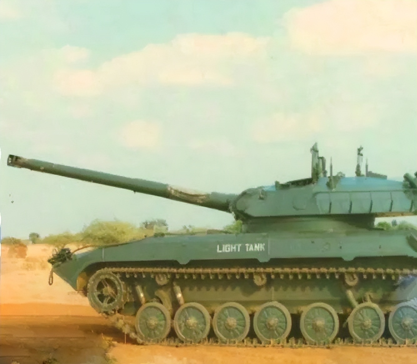 The Burmese MMT-40 light tank of Sino-Soviet mixed blood has been ...