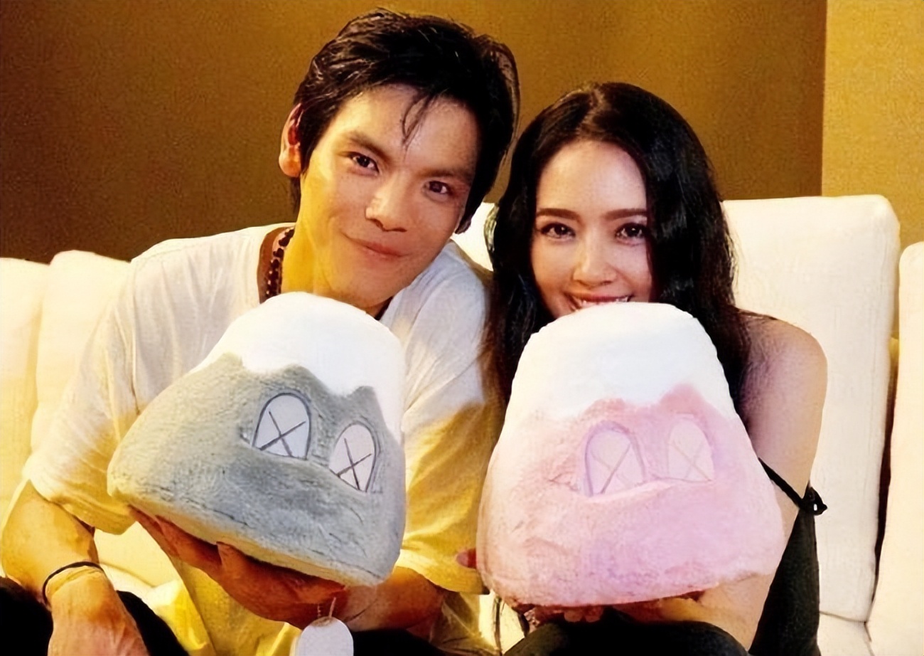 Guo Biting shows her love to Zuo Fu, breaking the rumors of marriage ...