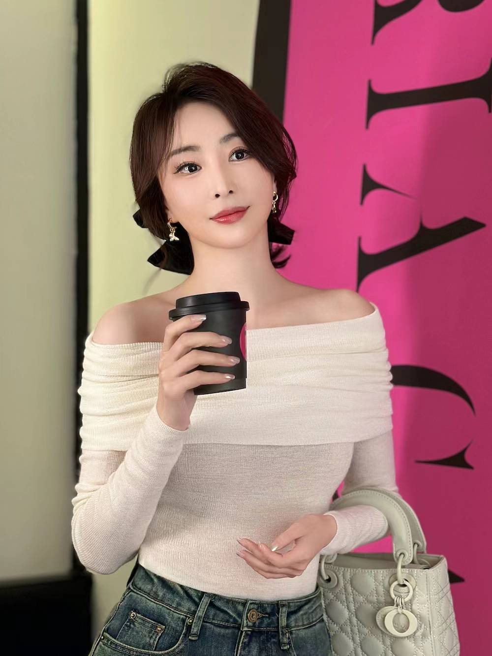 Actor Lin Jing's outfits are full of girly contrasts in "Ink Rain and Cloud" - iMedia