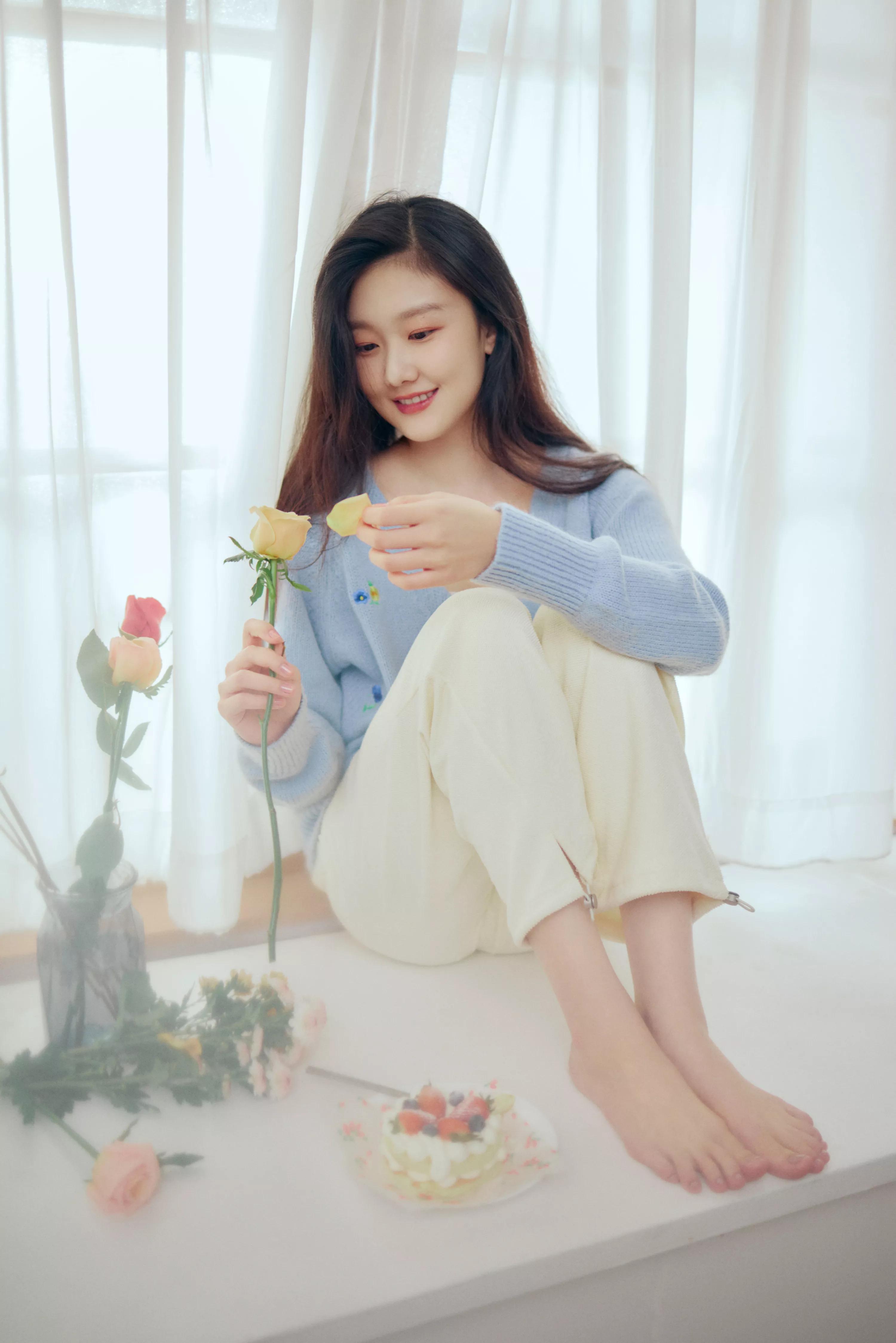 Yuan Yuxuan of the Goddess series - iNEWS