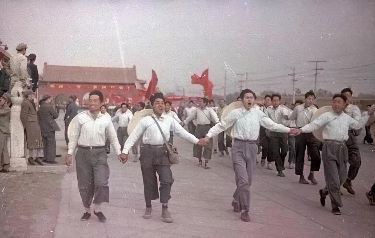 The complete film of the founding ceremony of the People's Republic of ...