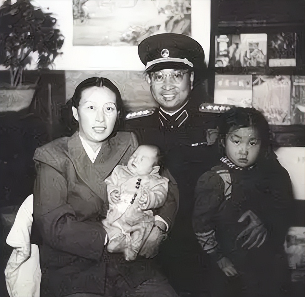 Fu Ya: Widowed for 49 years, raised 4 children, why did he refuse to be ...