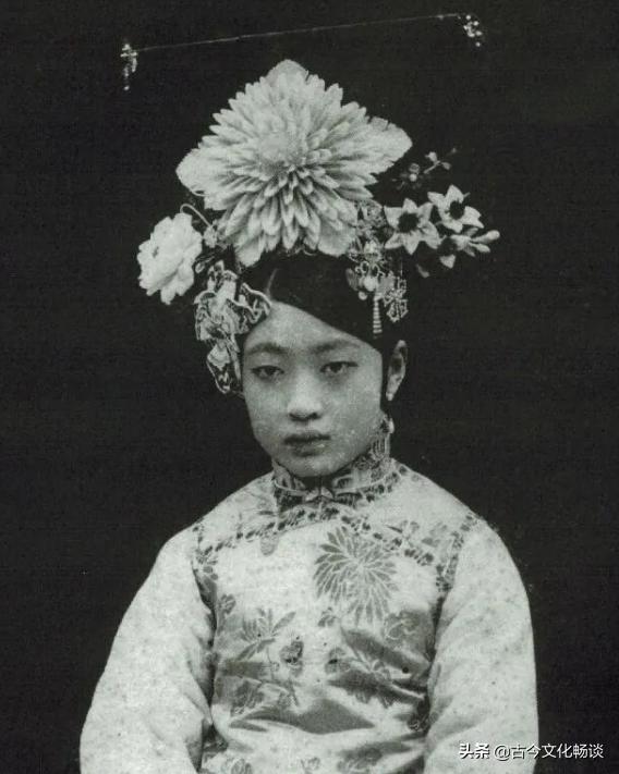 Wan Rong, the last queen: A generation of beautiful ladies will ...