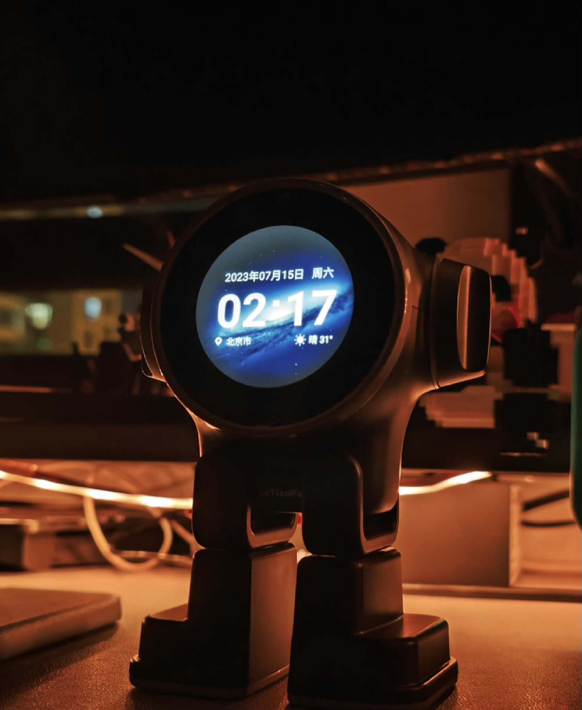 Optimist desktop robot - the first robot equipped with Android system, will create infinite ...