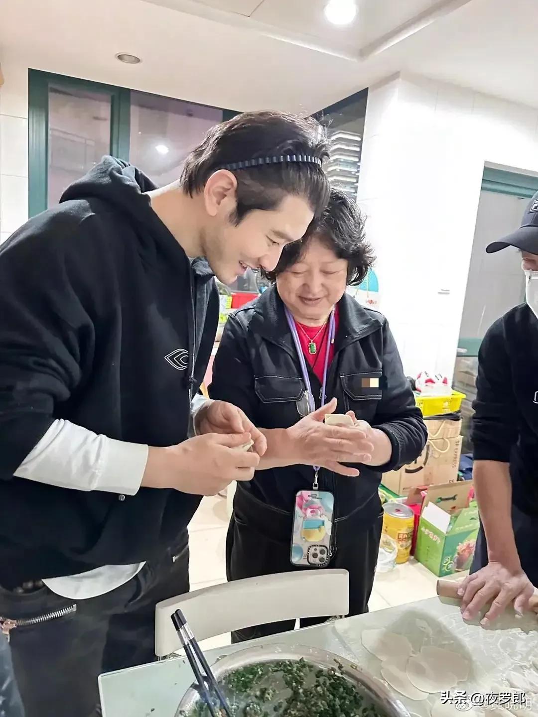 During the winter solstice, Bailu, Chen Qiaoen, Huang Xiaoming and Yang ...