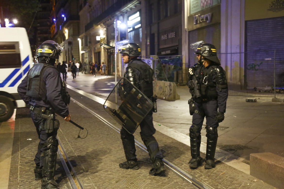 Riots broke out in 220 cities, 45,000 military police arrested people ...